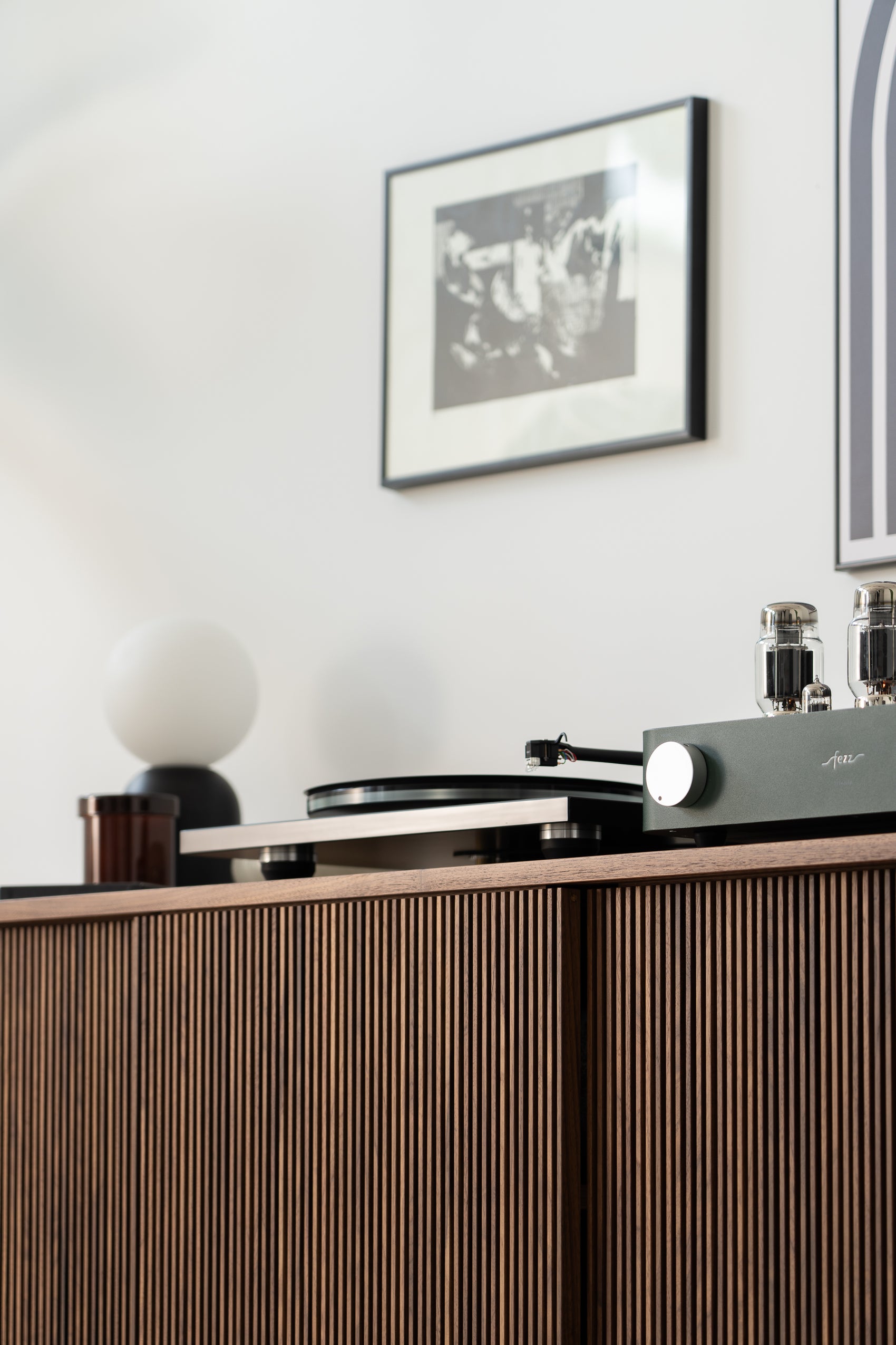 Cabinet for turntable, storage for vinyl albums | TONN 150 - Walnut